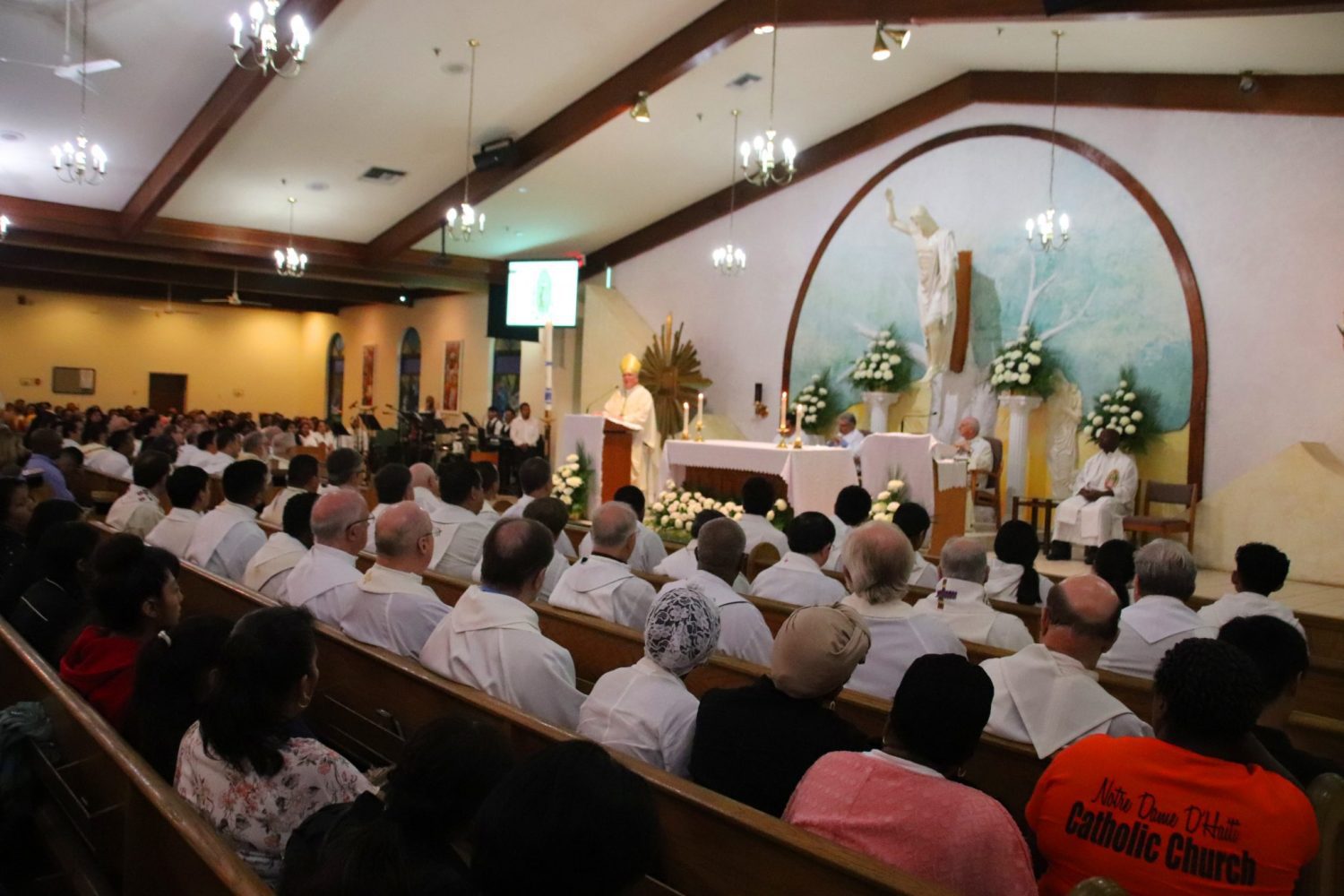 Parish welcomes visiting religious priests - Diocese of Venice