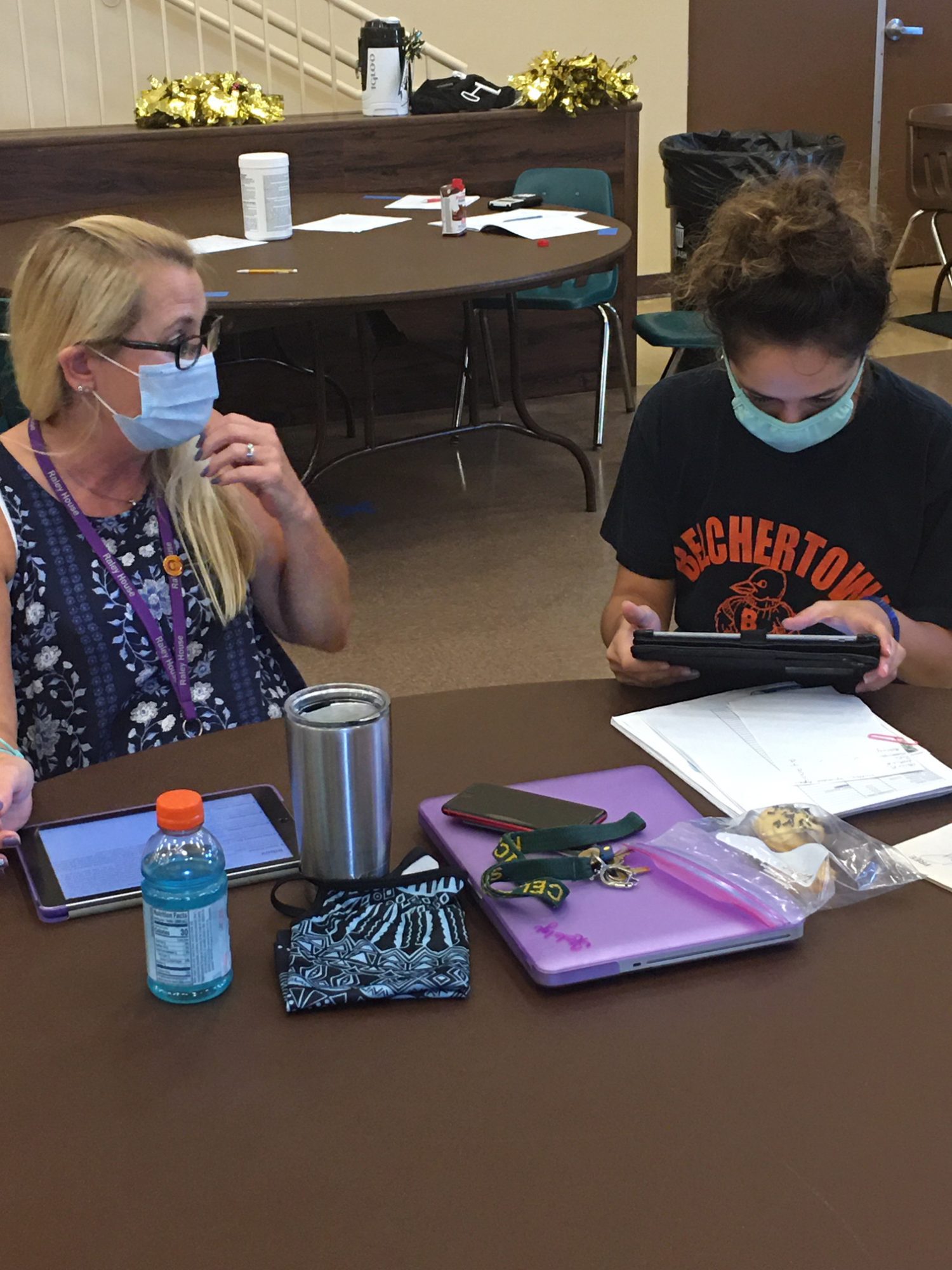 Advisors help students achieve their college dreams - Diocese of Venice