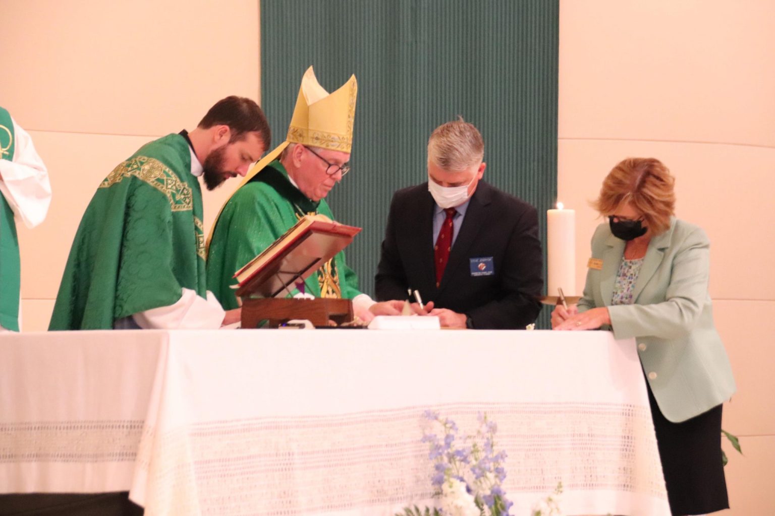 Sarasota faithful welcome Pastor - Diocese of Venice