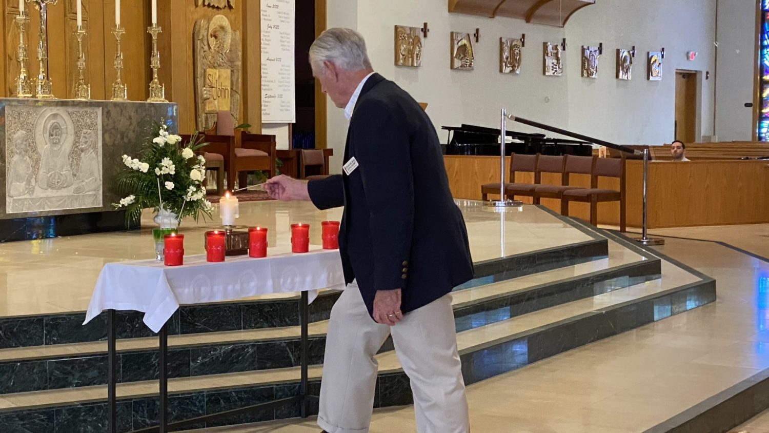 Memorial Mass held for Deacons and their wives - Diocese of Venice