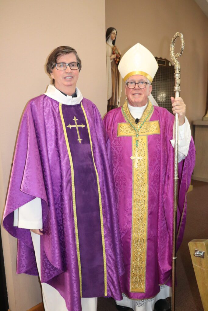 Englewood Pastor installed - Diocese of Venice